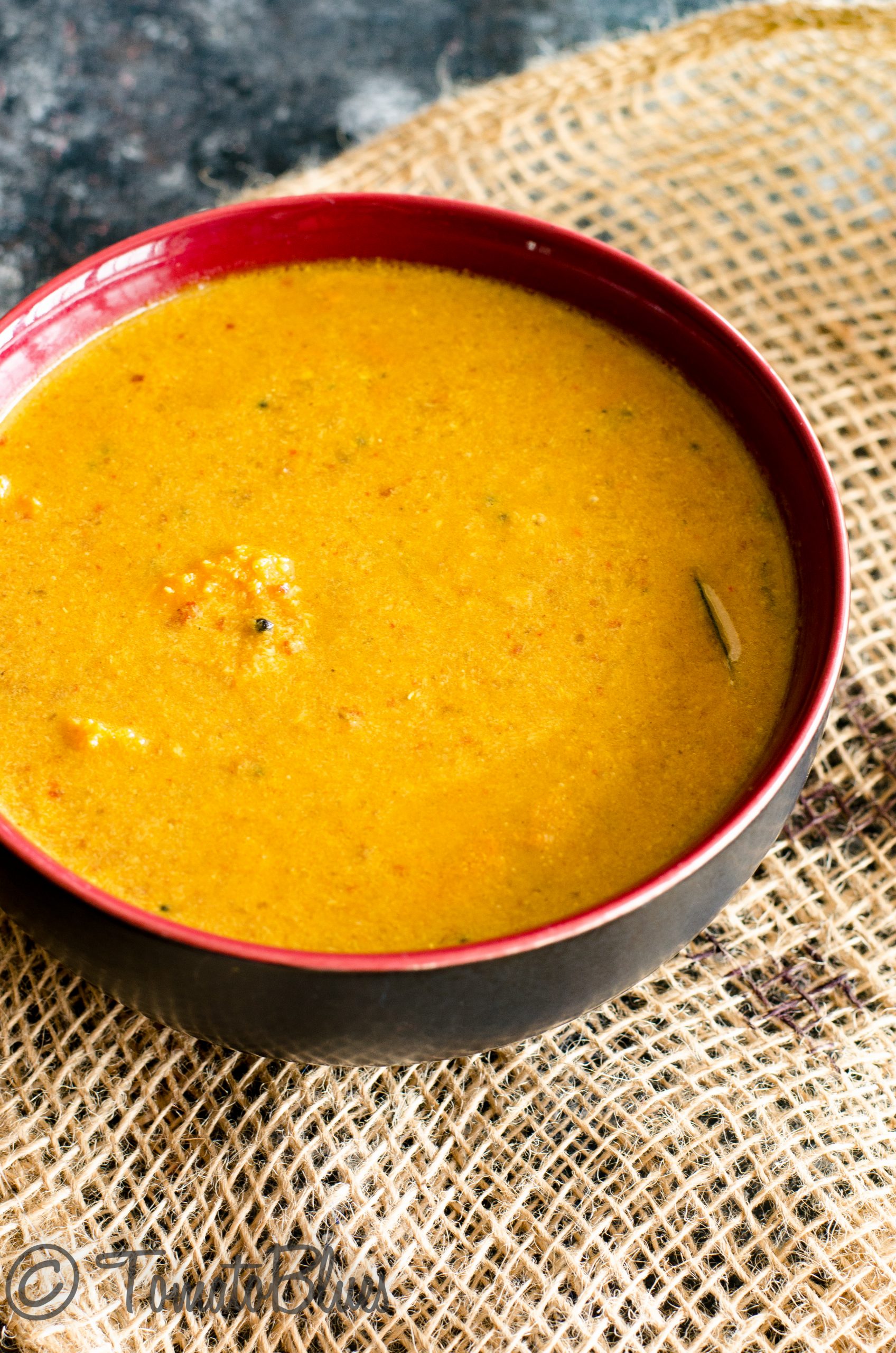 Varutharacha Kuzhambu Recipe - Tomato Blues